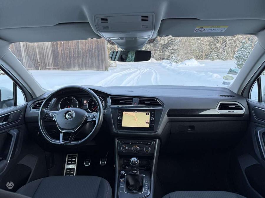White Volkswagen Tiguan 2017 in Taurage, with an engine capacity of 1.97 L and mileage of 190 thousand km for 13500 €, photo 16 on AUTOMOTO.COM.LV