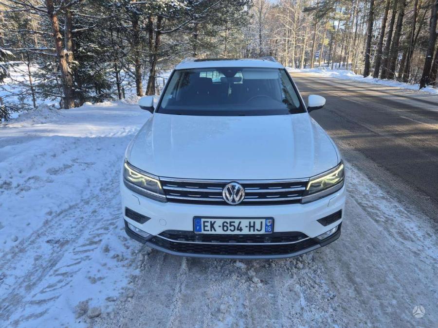 White Volkswagen Tiguan 2017 in Taurage, with an engine capacity of 1.97 L and mileage of 185 thousand km for 14700 €, photo 2 on AUTOMOTO.COM.LV