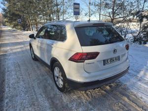 White Volkswagen Tiguan 2017 in Taurage, with an engine capacity of 1.97 L and mileage of 185 thousand km for 14700 €, photo 5 on AUTOMOTO.COM.LV