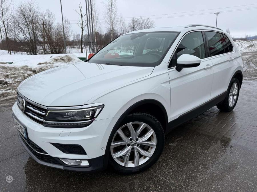 White Volkswagen Tiguan 2017 in Taurage, with an engine capacity of 1.97 L and mileage of 204 thousand km for 14900 €, photo 1 on AUTOMOTO.COM.LV