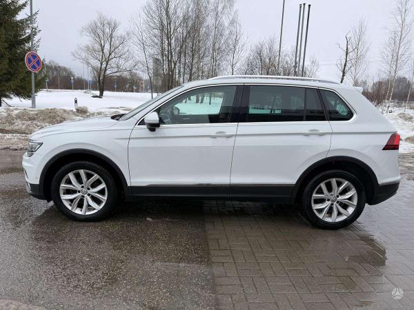 White Volkswagen Tiguan 2017 in Taurage, with an engine capacity of 1.97 L and mileage of 204 thousand km for 14900 €, photo 4 on AUTOMOTO.COM.LV