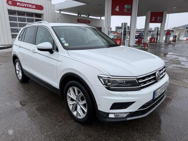 White Volkswagen Tiguan 2017 in Taurage, with an engine capacity of 1.97 L and mileage of 204 thousand km for 14900 €, photo 10 on AUTOMOTO.COM.LV