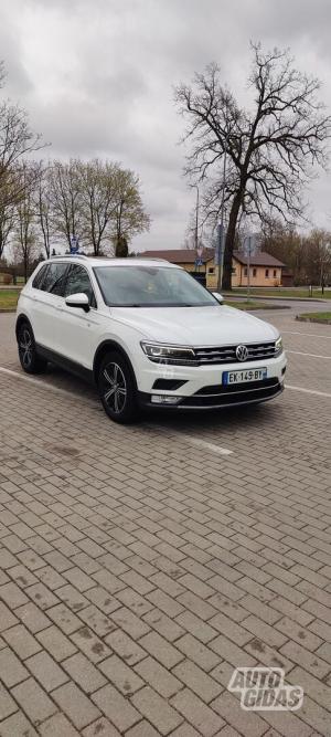 White Volkswagen Tiguan 2017 in Taurage, with an engine capacity of 20.00 L and mileage of 260 thousand km for 16000 €, photo 3 on AUTOMOTO.COM.LV