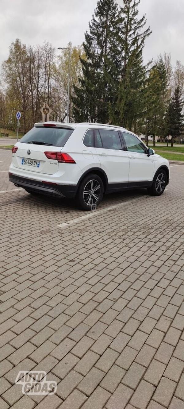 White Volkswagen Tiguan 2017 in Taurage, with an engine capacity of 20.00 L and mileage of 260 thousand km for 16000 €, photo 3 on AUTOMOTO.COM.LV