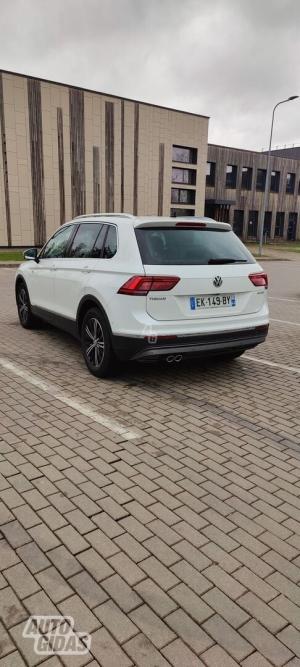 White Volkswagen Tiguan 2017 in Taurage, with an engine capacity of 20.00 L and mileage of 260 thousand km for 16000 €, photo 5 on AUTOMOTO.COM.LV