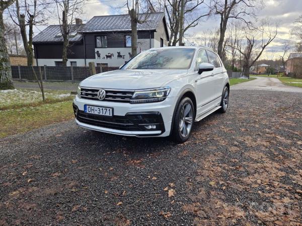 White Volkswagen Tiguan 2017 in Riga, with an engine capacity of 2.00 L and mileage of 88 thousand km for 22000 €, photo 2 on AUTOMOTO.COM.LV
