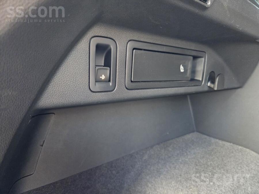 Balts Volkswagen Tiguan 2017 Rīga, ar dzinēja tilpumu 2.00 L un nobraukumu 88 tūkst. km par 22000 €, foto 22 vietnē AUTOMOTO.COM.LV