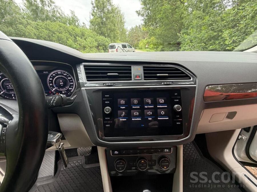 Balts Volkswagen Tiguan 2017 Rīga, ar dzinēja tilpumu 1.40 L un nobraukumu 111 tūkst. km par 16955 €, foto 25 vietnē AUTOMOTO.COM.LV