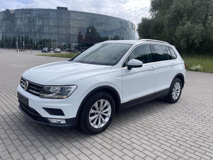 Balts Volkswagen Tiguan 2017 Šauļi, ar dzinēja tilpumu 1.60 L un nobraukumu 240 tūkst. km par 11300 €, foto 1 vietnē AUTOMOTO.COM.LV