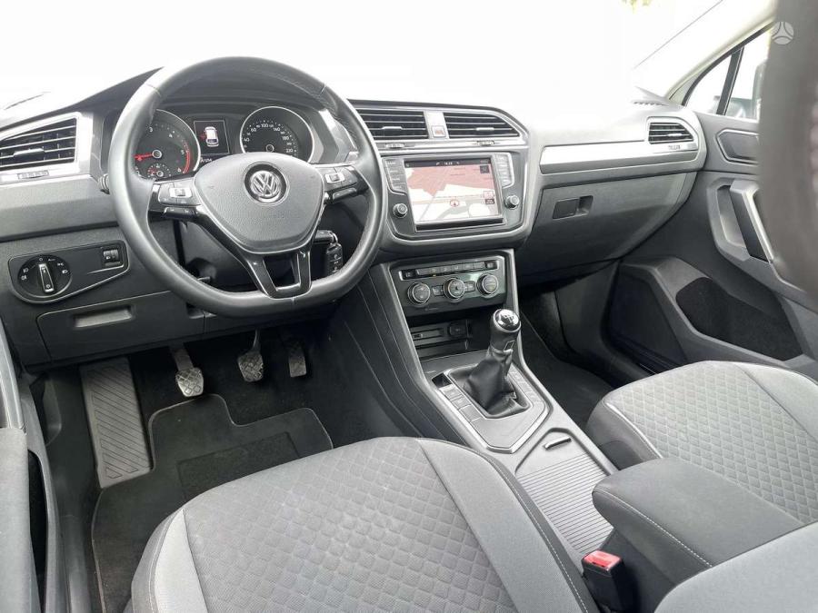 Balts Volkswagen Tiguan 2017 Šauļi, ar dzinēja tilpumu 1.60 L un nobraukumu 240 tūkst. km par 11300 €, foto 17 vietnē AUTOMOTO.COM.LV
