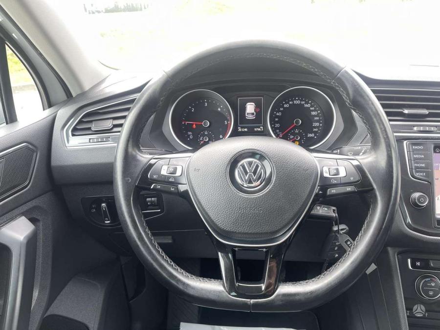 Balts Volkswagen Tiguan 2017 Šauļi, ar dzinēja tilpumu 1.60 L un nobraukumu 240 tūkst. km par 11300 €, foto 21 vietnē AUTOMOTO.COM.LV