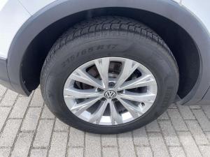 Balts Volkswagen Tiguan 2017 Šauļi, ar dzinēja tilpumu 1.60 L un nobraukumu 240 tūkst. km par 11300 €, foto 24 vietnē AUTOMOTO.COM.LV