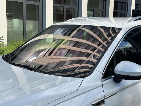 White Volkswagen Tiguan 2017 in Vilnius, with an engine capacity of 1.98 L and mileage of 168 thousand km for 16900 €, photo 3 on AUTOMOTO.COM.LV