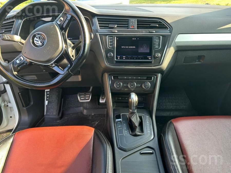 White Volkswagen Tiguan 2017 in Aluksne, with an engine capacity of 2.00 L and mileage of 353 thousand km for 15900 €, photo 6 on AUTOMOTO.COM.LV