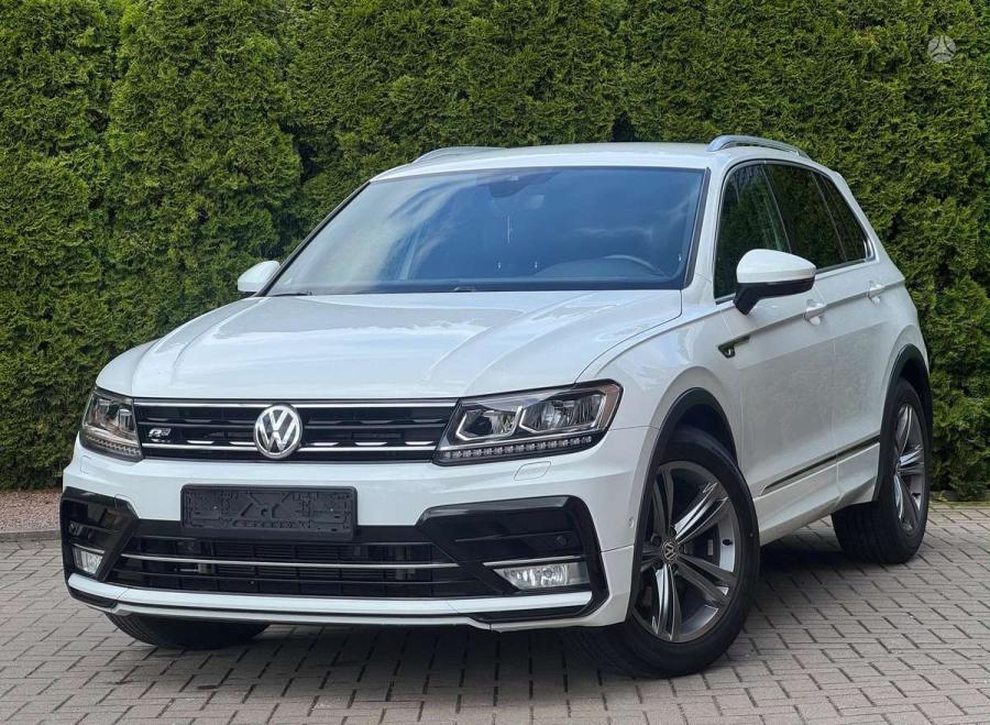 White Volkswagen Tiguan 2017 in Jonava, with an engine capacity of 1.97 L and mileage of 221 thousand km for 16700 €, photo 1 on AUTOMOTO.COM.LV