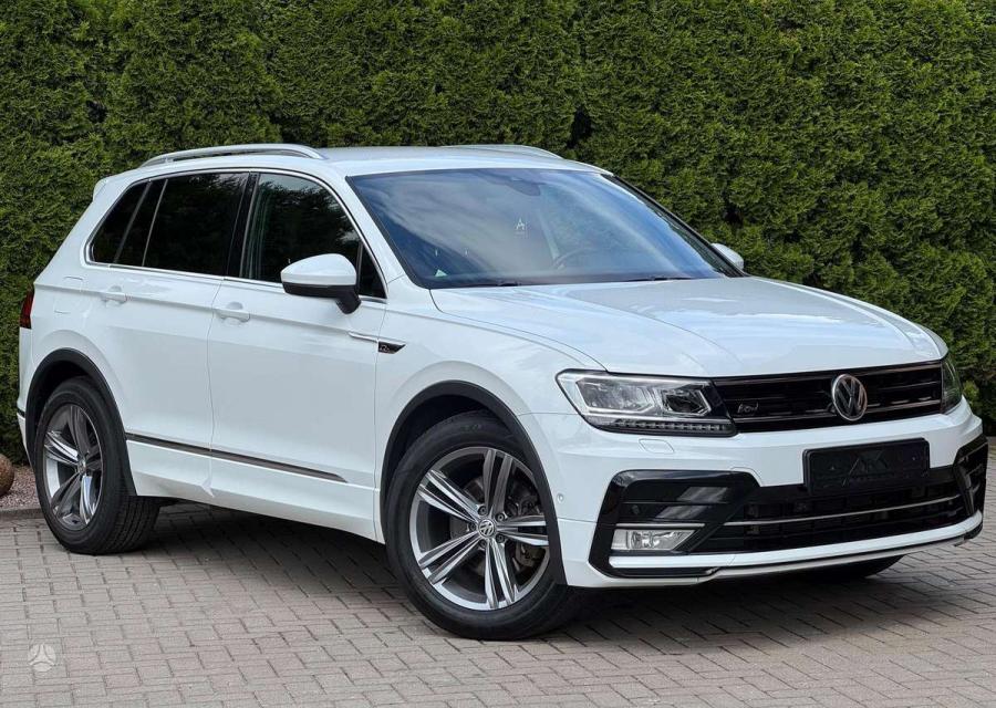 White Volkswagen Tiguan 2017 in Jonava, with an engine capacity of 1.97 L and mileage of 221 thousand km for 16700 €, photo 6 on AUTOMOTO.COM.LV