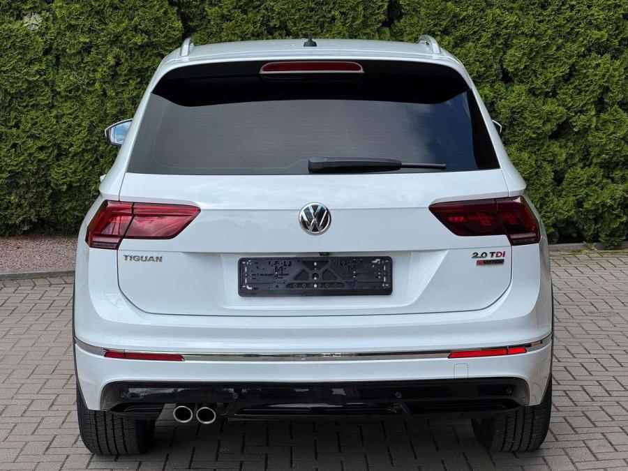 White Volkswagen Tiguan 2017 in Jonava, with an engine capacity of 1.97 L and mileage of 221 thousand km for 16700 €, photo 9 on AUTOMOTO.COM.LV