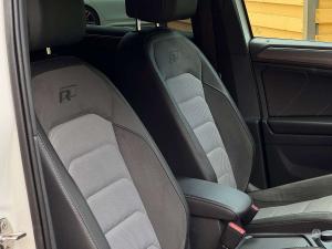 White Volkswagen Tiguan 2017 in Jonava, with an engine capacity of 1.97 L and mileage of 221 thousand km for 16700 €, photo 19 on AUTOMOTO.COM.LV