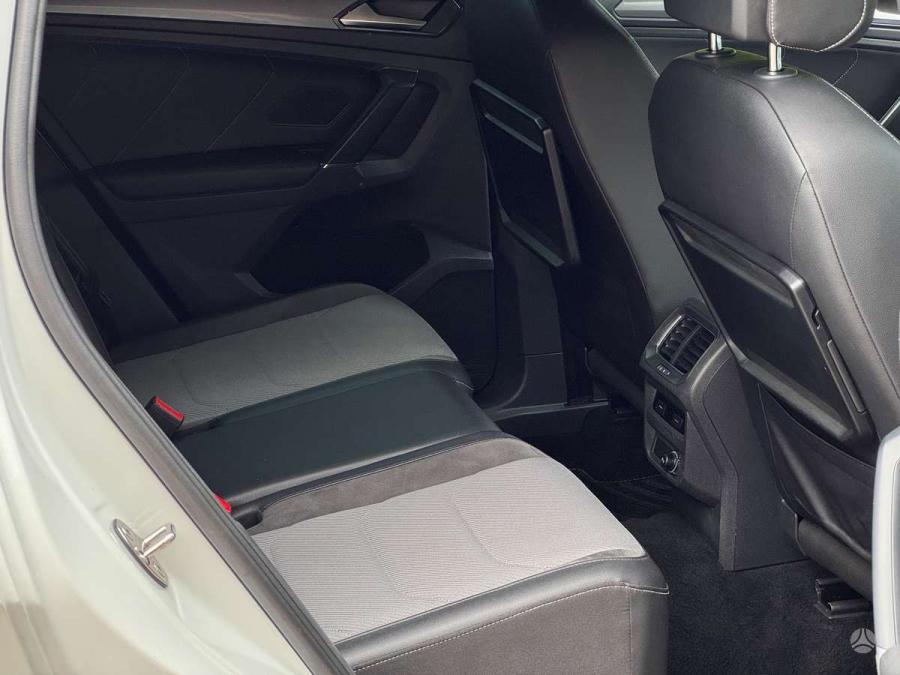 White Volkswagen Tiguan 2017 in Jonava, with an engine capacity of 1.97 L and mileage of 221 thousand km for 16700 €, photo 22 on AUTOMOTO.COM.LV