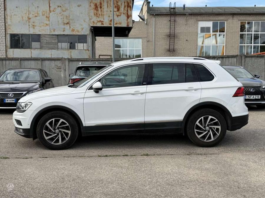 White Volkswagen Tiguan 2017 in Vilnius, with an engine capacity of 1.97 L and mileage of 131 thousand km for 13999 €, photo 6 on AUTOMOTO.COM.LV