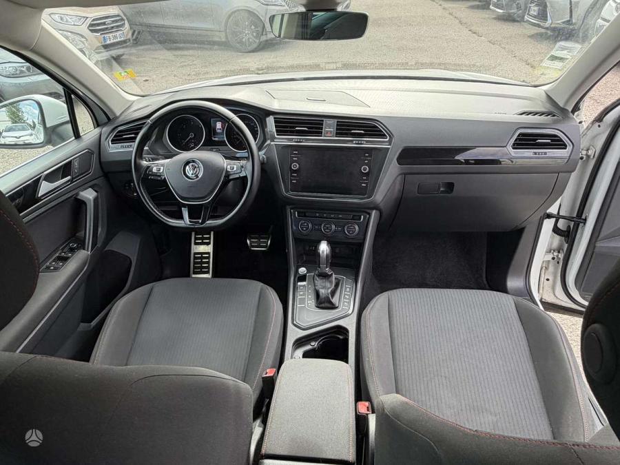 White Volkswagen Tiguan 2017 in Vilnius, with an engine capacity of 1.97 L and mileage of 131 thousand km for 13999 €, photo 10 on AUTOMOTO.COM.LV