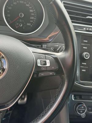 White Volkswagen Tiguan 2017 in Vilnius, with an engine capacity of 1.97 L and mileage of 131 thousand km for 13999 €, photo 19 on AUTOMOTO.COM.LV