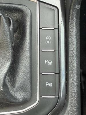 White Volkswagen Tiguan 2017 in Vilnius, with an engine capacity of 1.97 L and mileage of 131 thousand km for 13999 €, photo 20 on AUTOMOTO.COM.LV