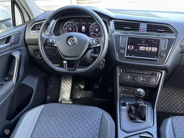 White Volkswagen Tiguan 2017 in Vilnius, with an engine capacity of 1.60 L and mileage of 192 thousand km for 13900 €, photo 10 on AUTOMOTO.COM.LV