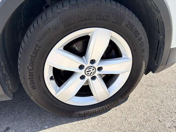 White Volkswagen Tiguan 2017 in Kaunas, with an engine capacity of 1.97 L and mileage of 242 thousand km for 13299 €, photo 11 on AUTOMOTO.COM.LV