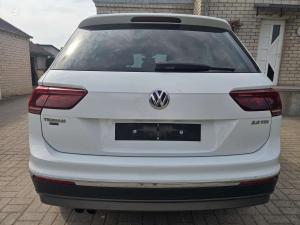 White Volkswagen Tiguan 2017 in Ukmerge, with an engine capacity of 1.97 L and mileage of 240 thousand km for 13950 €, photo 7 on AUTOMOTO.COM.LV