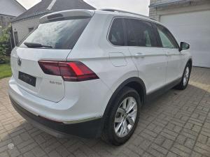 White Volkswagen Tiguan 2017 in Ukmerge, with an engine capacity of 1.97 L and mileage of 240 thousand km for 13950 €, photo 8 on AUTOMOTO.COM.LV
