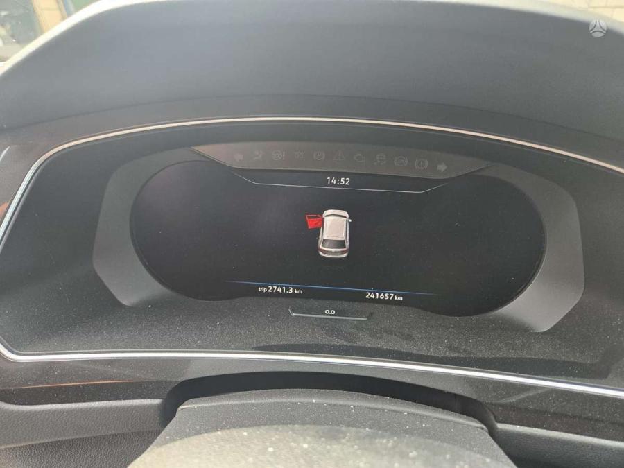 White Volkswagen Tiguan 2017 in Ukmerge, with an engine capacity of 1.97 L and mileage of 240 thousand km for 13950 €, photo 13 on AUTOMOTO.COM.LV