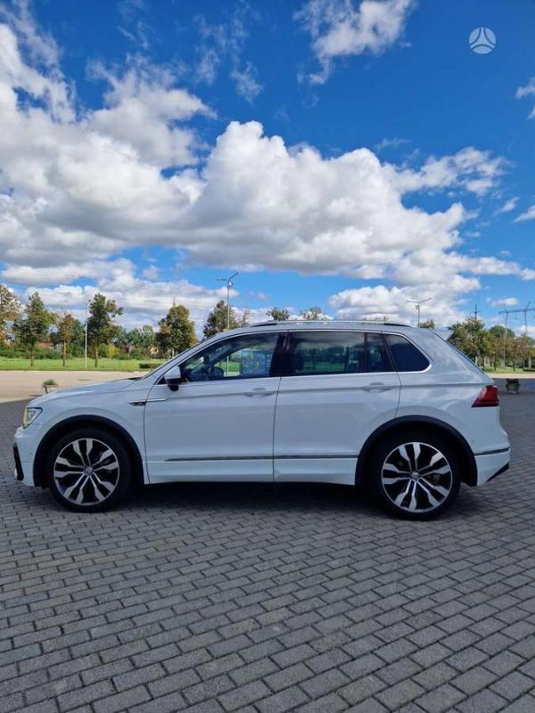 White Volkswagen Tiguan 2017 in Siauliai, with an engine capacity of 1.97 L and mileage of 277 thousand km for 16750 €, photo 6 on AUTOMOTO.COM.LV