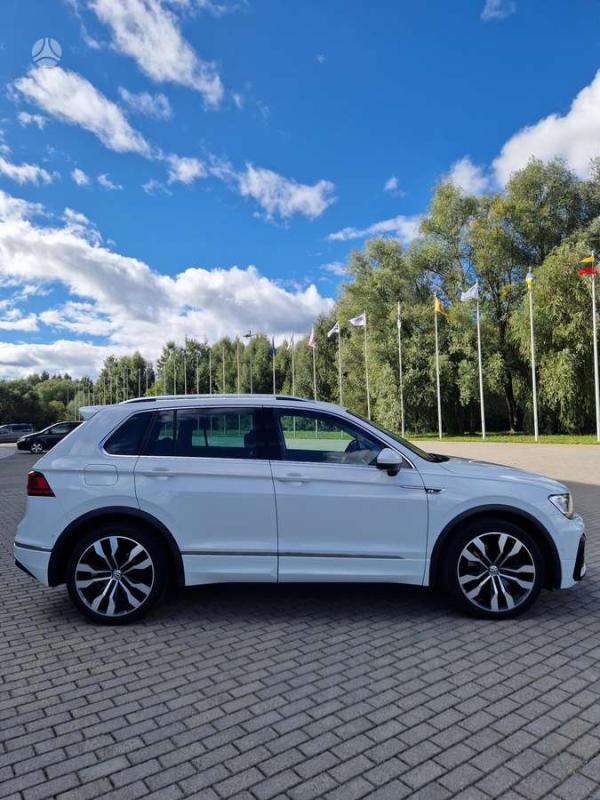 White Volkswagen Tiguan 2017 in Siauliai, with an engine capacity of 1.97 L and mileage of 277 thousand km for 16750 €, photo 7 on AUTOMOTO.COM.LV