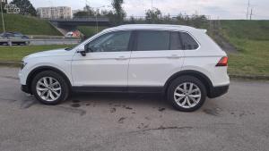White Volkswagen Tiguan 2017 in Vilnius, with an engine capacity of 2.00 L and mileage of 500 thousand km for 8500 €, photo 9 on AUTOMOTO.COM.LV