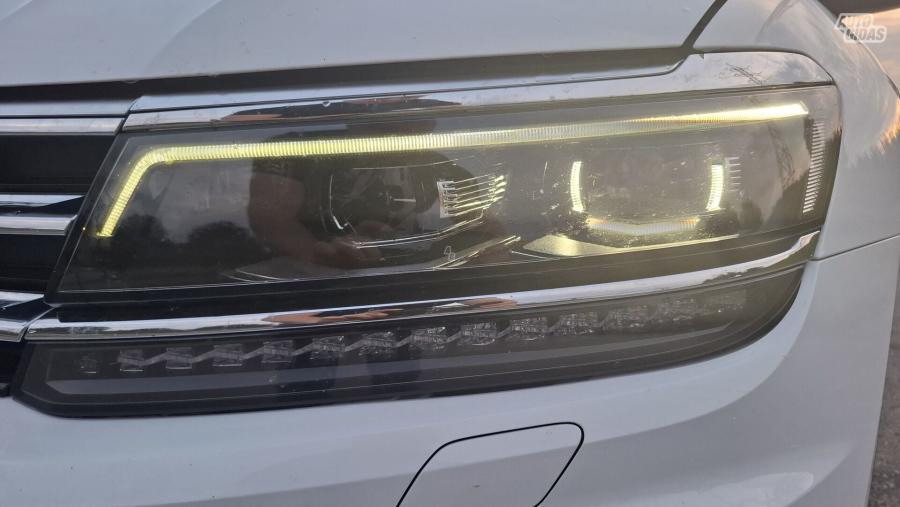 White Volkswagen Tiguan 2017 in Vilnius, with an engine capacity of 2.00 L and mileage of 500 thousand km for 8500 €, photo 21 on AUTOMOTO.COM.LV