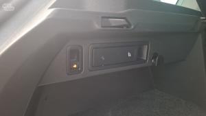 White Volkswagen Tiguan 2017 in Vilnius, with an engine capacity of 2.00 L and mileage of 500 thousand km for 8500 €, photo 22 on AUTOMOTO.COM.LV