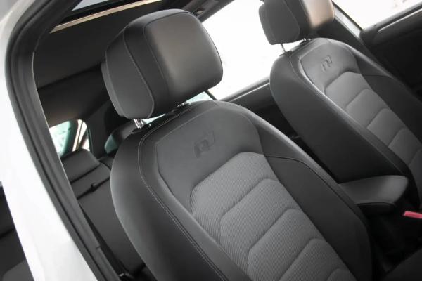 Volkswagen Tiguan 2017 in Tukums on AUTOMOTO.COM.LV White Volkswagen Tiguan 2017 in Tukums, with an engine capacity of 2.00 L and mileage of 225 thousand km for 17990 β¬, photo 10 on AUTOMOTO.COM.LV