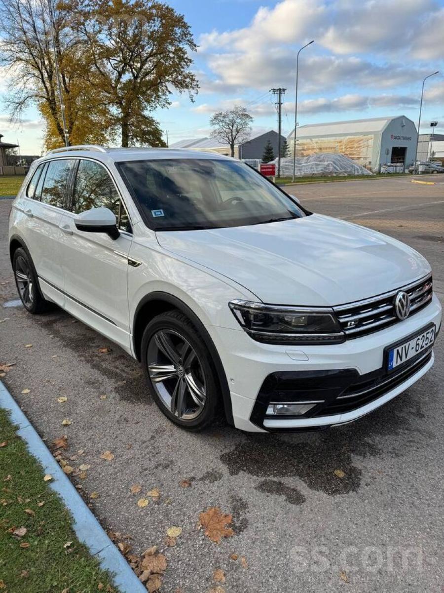 White Volkswagen Tiguan 2017 in Riga, with an engine capacity of 2.00 L and mileage of 264 thousand km for 16500 €, photo 3 on AUTOMOTO.COM.LV