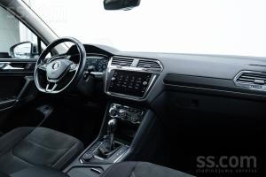 Balts Volkswagen Tiguan 2018 Rīga, ar dzinēja tilpumu 2.00 L un nobraukumu 82 tūkst. km par 15200 €, foto 12 vietnē AUTOMOTO.COM.LV