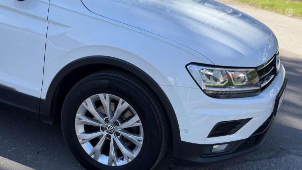 White Volkswagen Tiguan 2018 in Jurmala, with an engine capacity of 1.97 L and mileage of 195 thousand km for 15950 €, photo 11 on AUTOMOTO.COM.LV