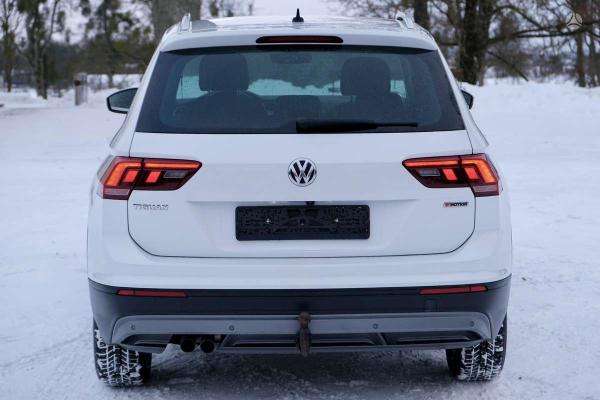Balts Volkswagen Tiguan 2018 Kauņa, ar dzinēja tilpumu 1.97 L un nobraukumu 244 tūkst. km par 17800 €, foto 10 vietnē AUTOMOTO.COM.LV