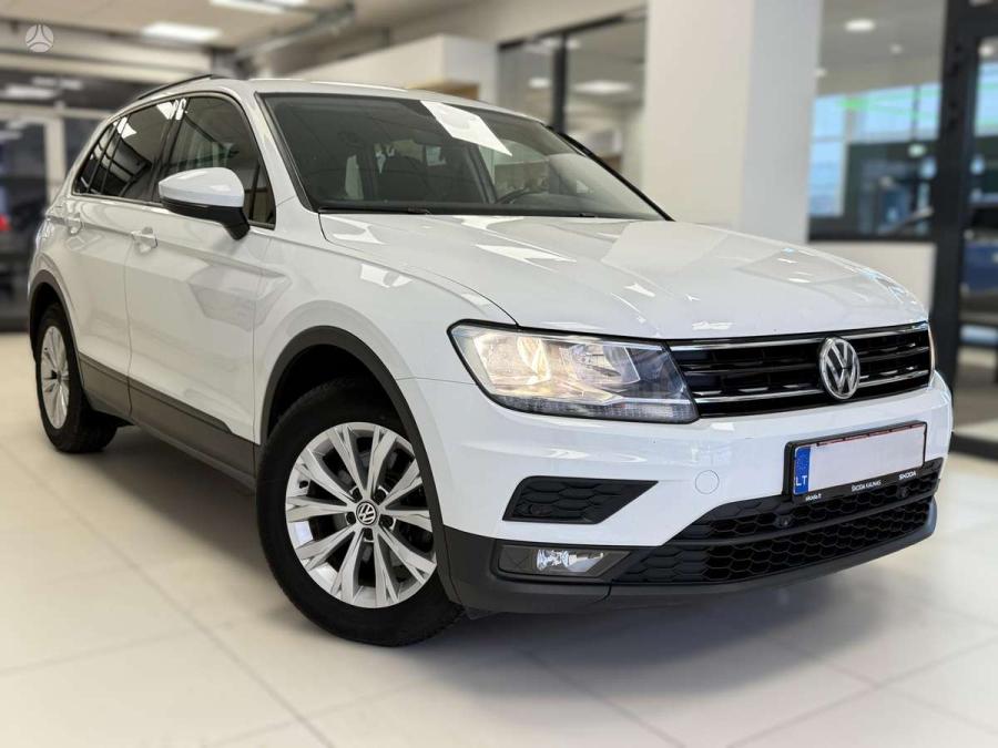 White Volkswagen Tiguan 2018 in Kaunas, with an engine capacity of 1.97 L and mileage of 351 thousand km for 10650 €, photo 3 on AUTOMOTO.COM.LV