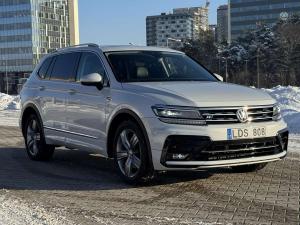 White Volkswagen Tiguan 2018 in Vilnius, with an engine capacity of 1.98 L and mileage of 178 thousand km for 16900 €, photo 3 on AUTOMOTO.COM.LV