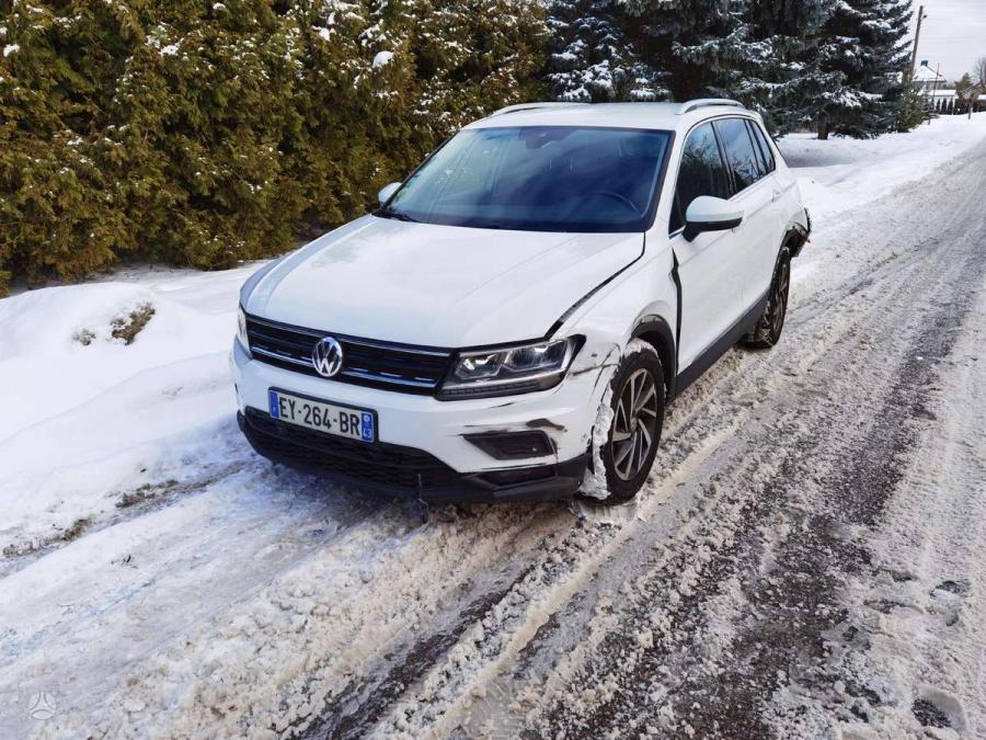 Balts Volkswagen Tiguan 2018 Kauņa, ar dzinēja tilpumu 1.97 L un nobraukumu 270 tūkst. km par 7900 €, foto 9 vietnē AUTOMOTO.COM.LV