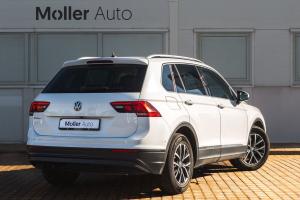 White Volkswagen Tiguan 2018 in Ventspils, with an engine capacity of 1.40 L and mileage of 148 thousand km for 17100 €, photo 5 on AUTOMOTO.COM.LV