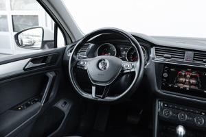 Balts Volkswagen Tiguan 2018 Rīga, ar dzinēja tilpumu 2.00 L un nobraukumu 138 tūkst. km par 17500 €, foto 24 vietnē AUTOMOTO.COM.LV
