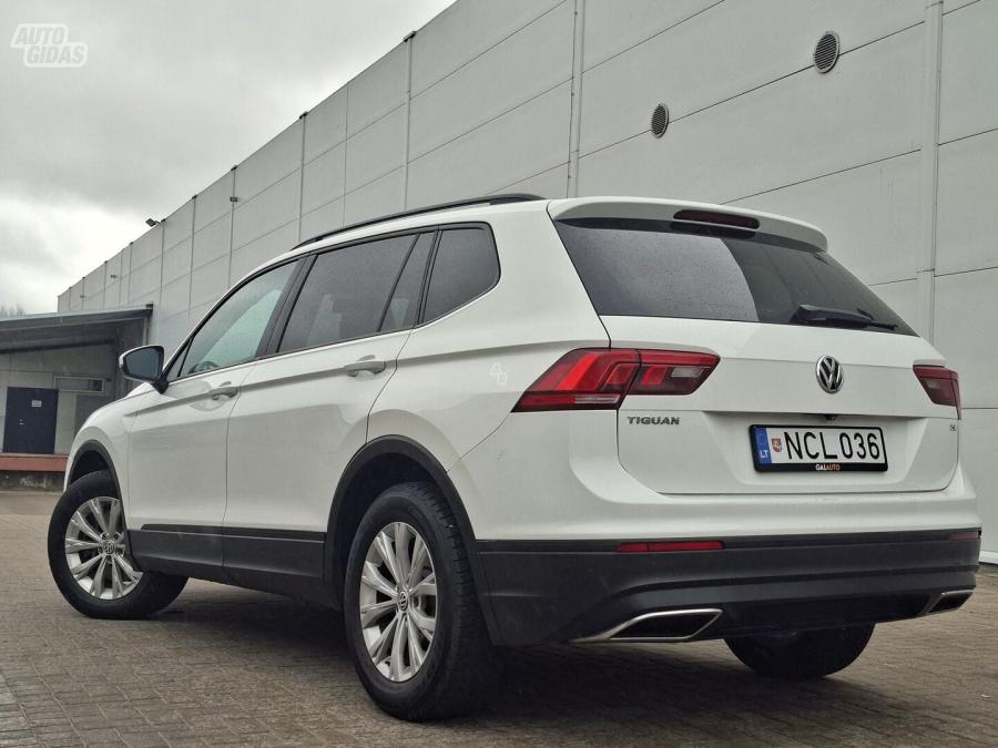 White Volkswagen Tiguan 2018 in Silute, with an engine capacity of 2.00 L and mileage of 132 thousand km for 9999 €, photo 7 on AUTOMOTO.COM.LV
