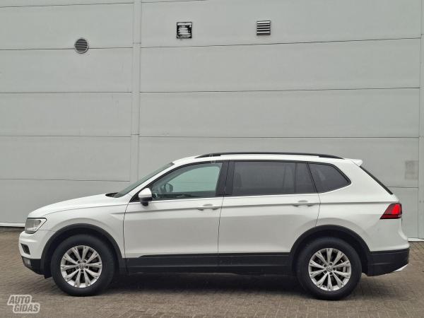 White Volkswagen Tiguan 2018 in Silute, with an engine capacity of 2.00 L and mileage of 132 thousand km for 9999 €, photo 8 on AUTOMOTO.COM.LV