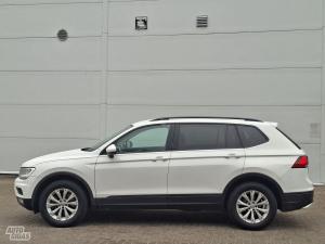 White Volkswagen Tiguan 2018 in Silute, with an engine capacity of 2.00 L and mileage of 132 thousand km for 9999 €, photo 9 on AUTOMOTO.COM.LV